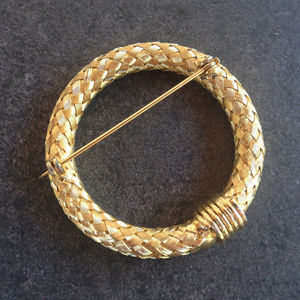 Vintage | Jewelry | Vintage Gold Tone Circle Pin | Poshmark